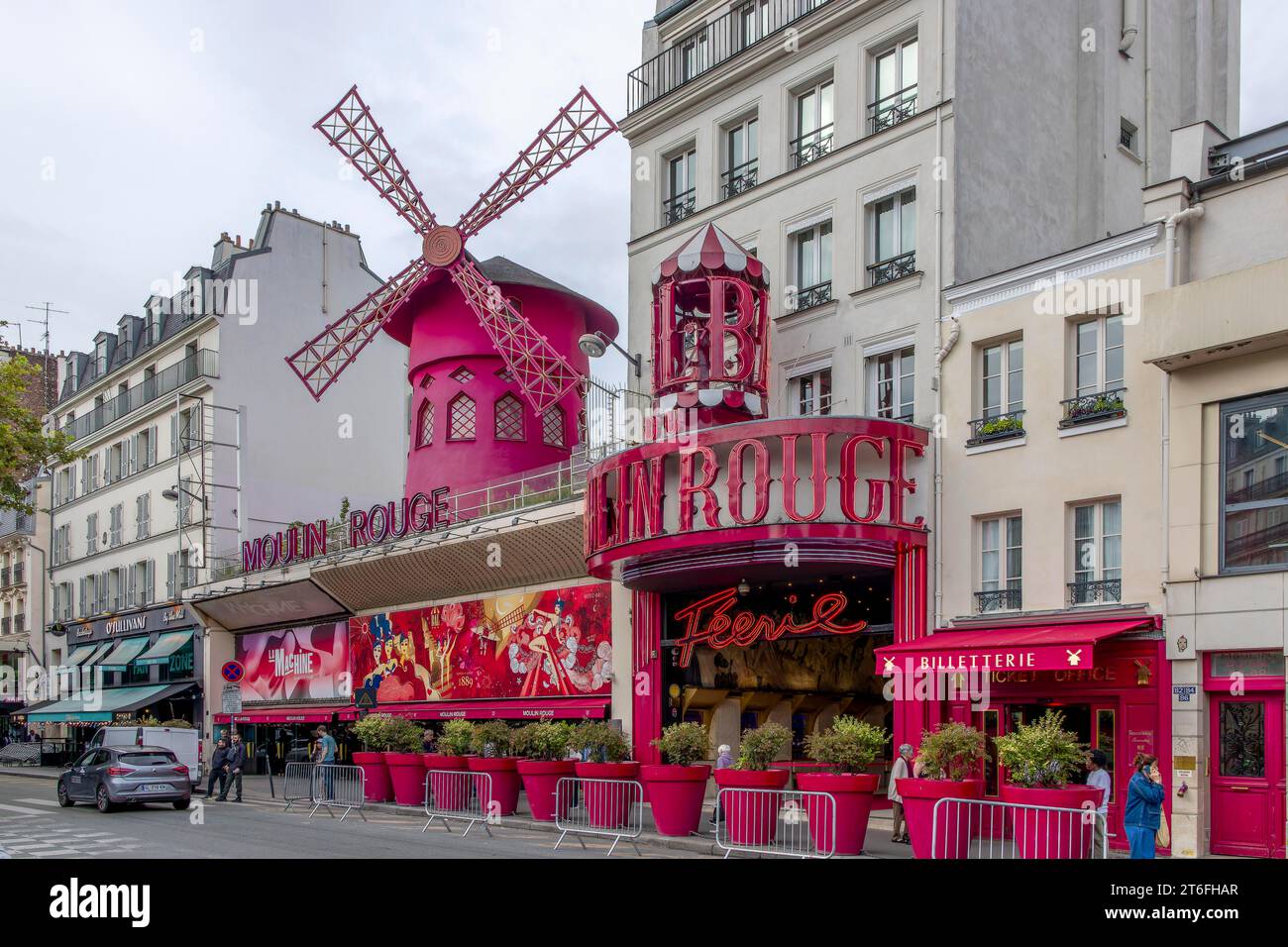 Moulin rouge paris hi-res stock photography and images - Alamy