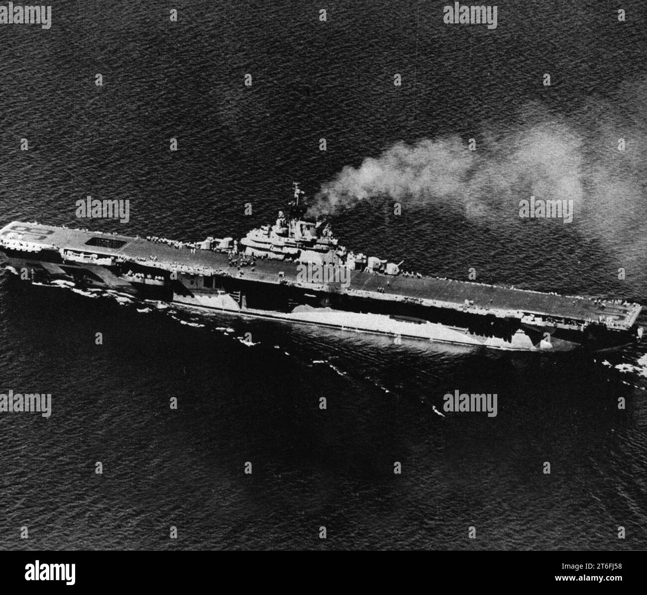 USS Shangri-La (CV-38) underway at sea, circa in November 1944 Stock ...