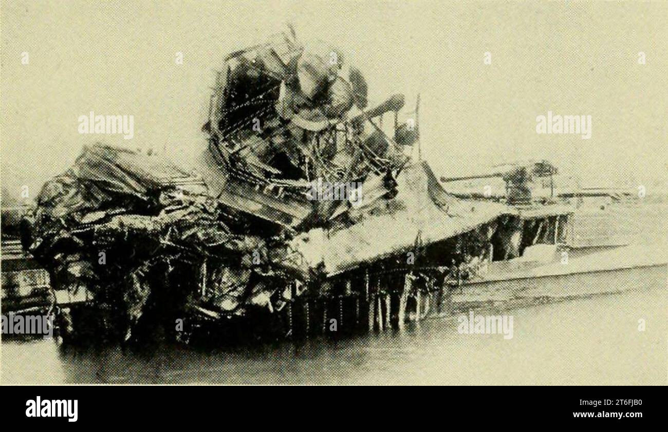USS Shaw collision damage 1918 Stock Photo - Alamy