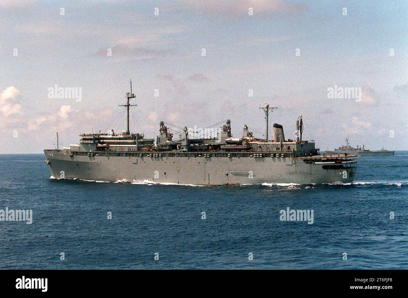 USS Shenandoah (AD-44) underway in 1989 Stock Photo - Alamy