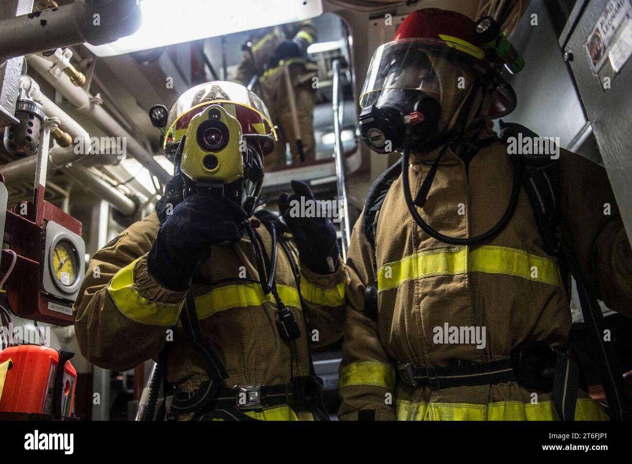USS Shiloh Sailors conduct fire drill 140911 Stock Photo - Alamy