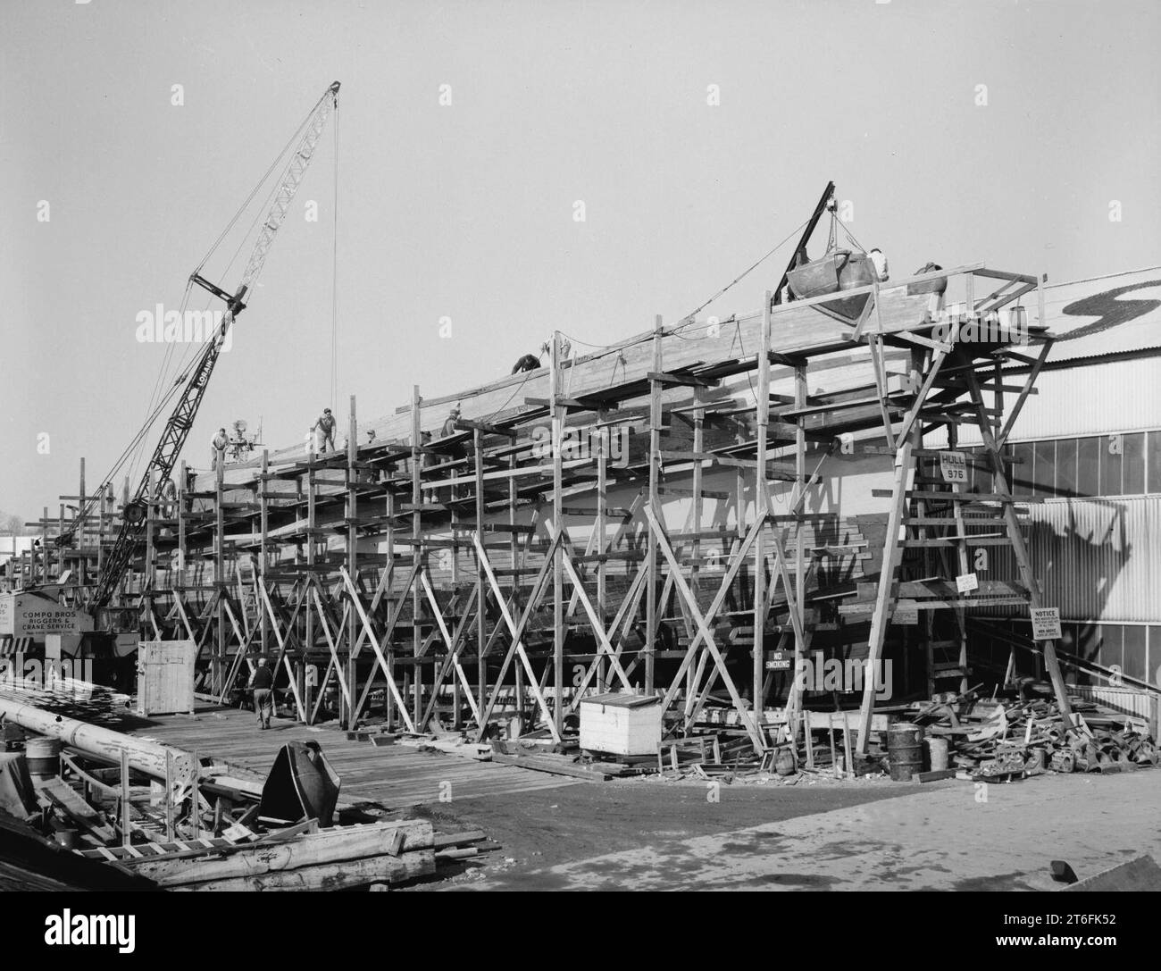 USS Skill (MSO-471) under construction in February 1955 Stock Photo - Alamy