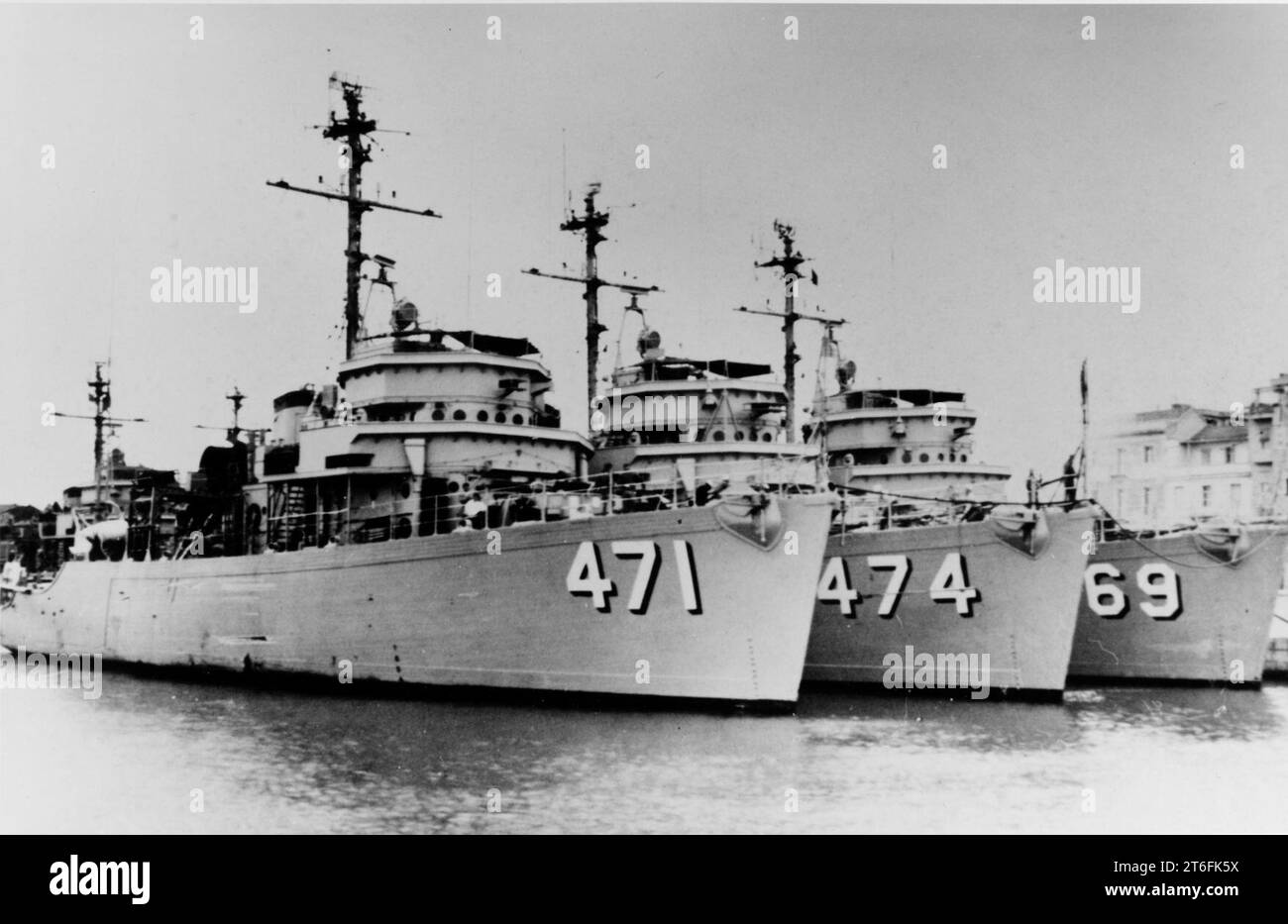 USS Skill (MSO-471), USS Vital (MSO-474), and USS Sagacity (MSO-469) in ...