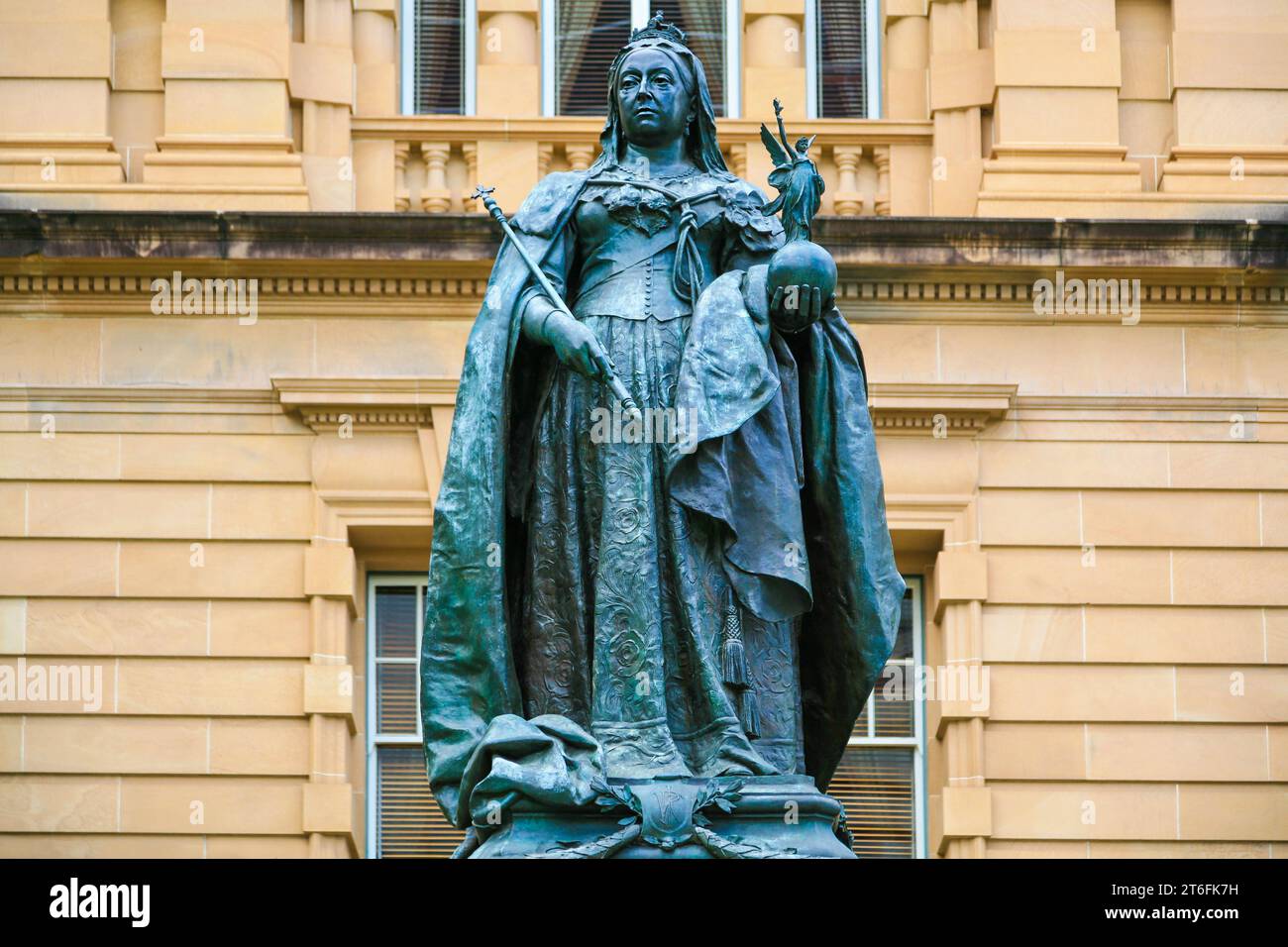 Queen victoria monument hi-res stock photography and images - Alamy
