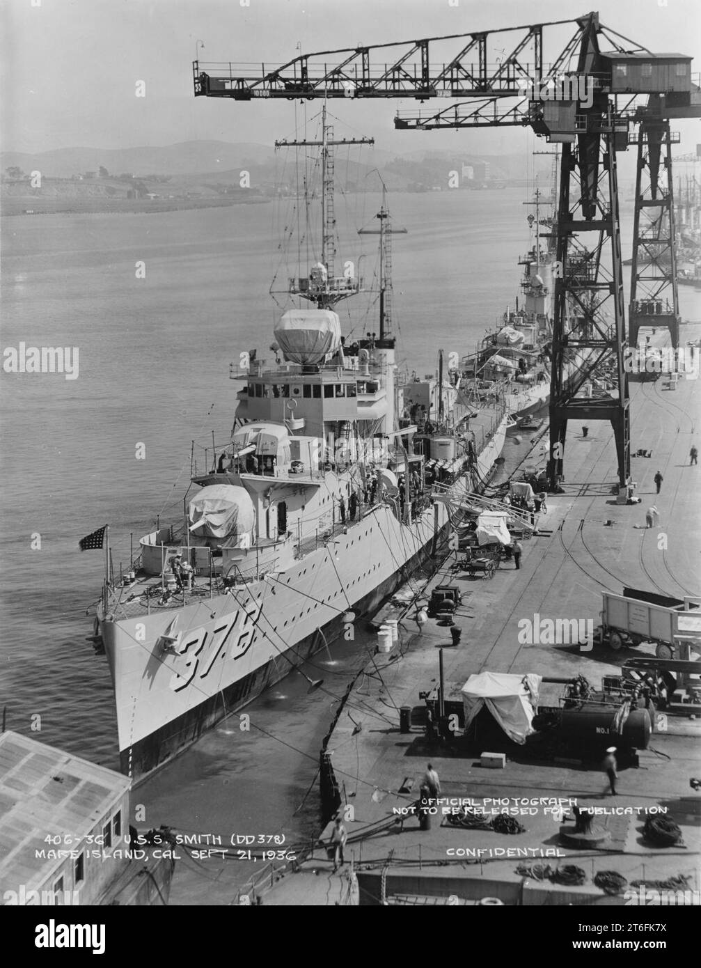 USS Smith (DD-378) at the Mare Island Naval Shipyard, California (USA ...