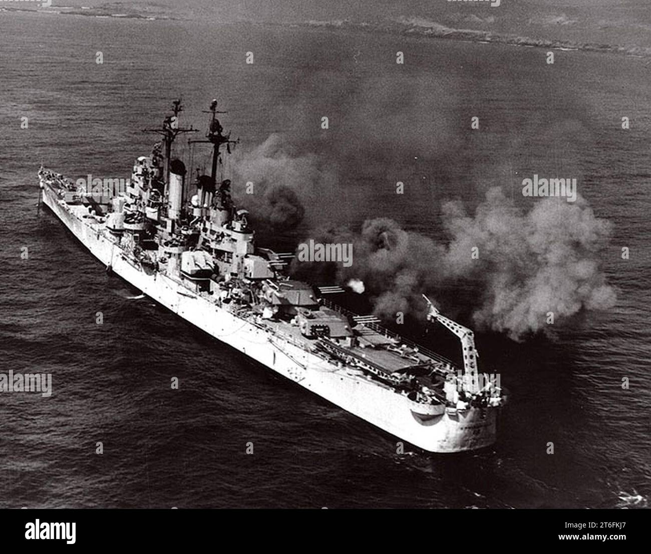 USS Springfield (CL-66) fires her guns, in 1947-1948 Stock Photo - Alamy