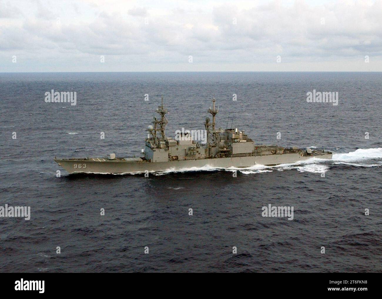 Uss spruance dd 963 hi-res stock photography and images - Alamy