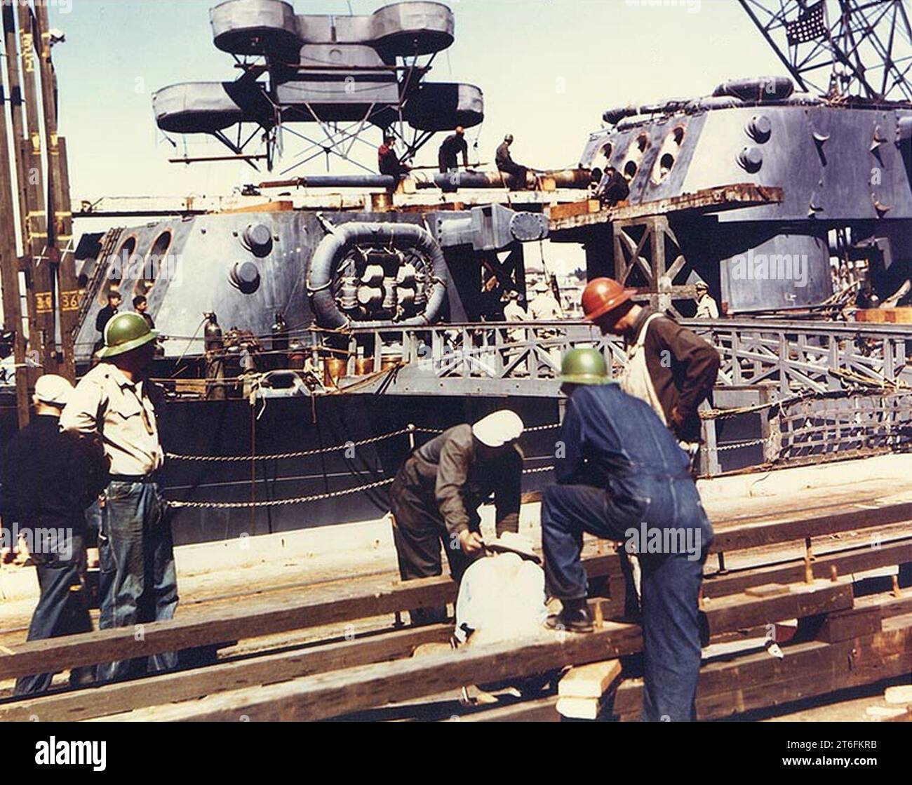 USS St. Louis (CL-49) at Mare Island Navy Yard in 1943 Stock Photo - Alamy