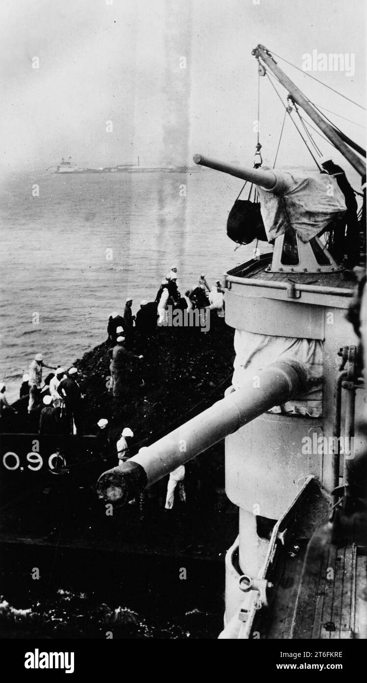 USS ST LOUIS (CA-18), coaling - NH 107 Stock Photo - Alamy