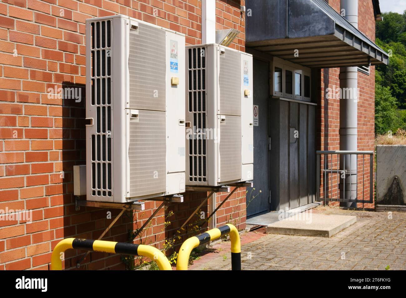 Outdoor air conditioning climate hi-res stock photography and images ...