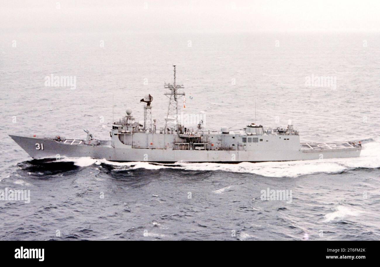 USS Stark (FFG-31) underway in the Pacific Ocean on 13 July 1982 Stock ...