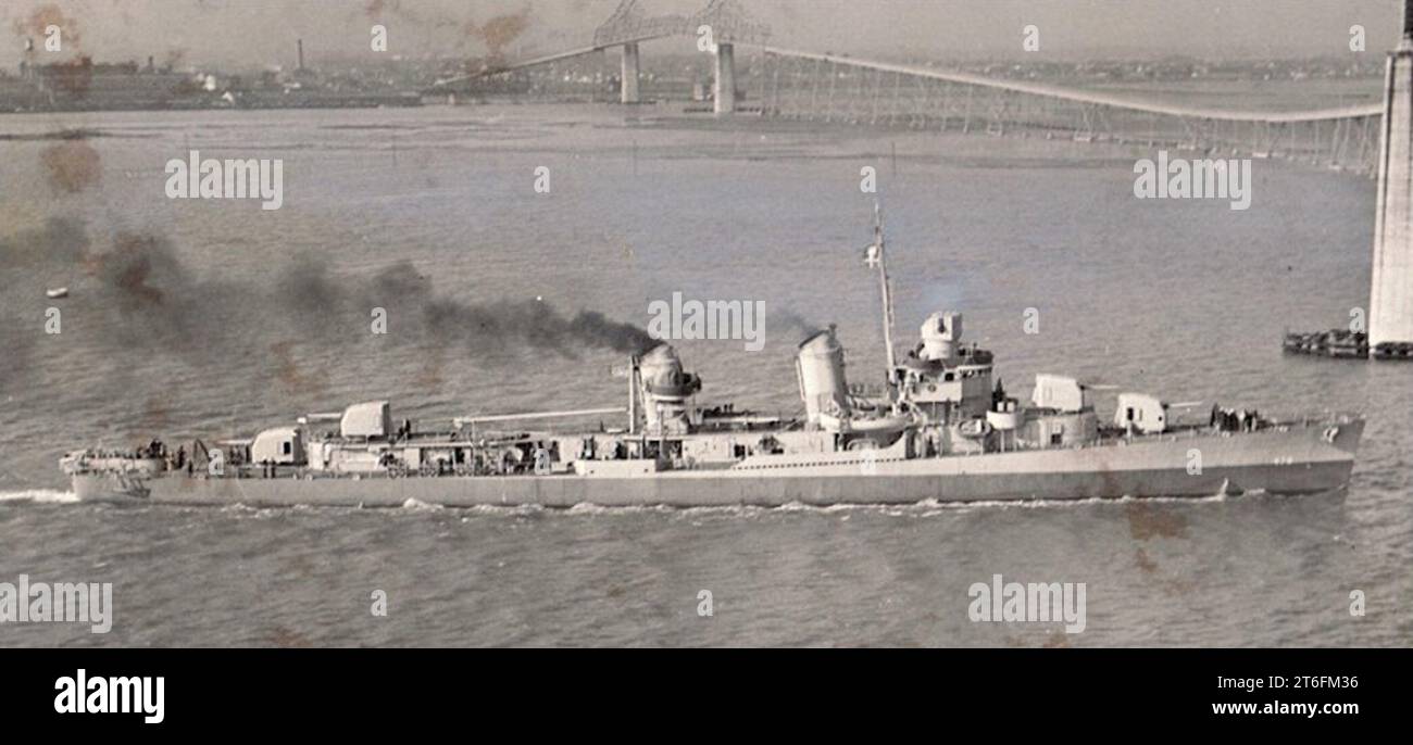 USS Stanly (DD-478) underway off Charleston, South Carolina (USA ...