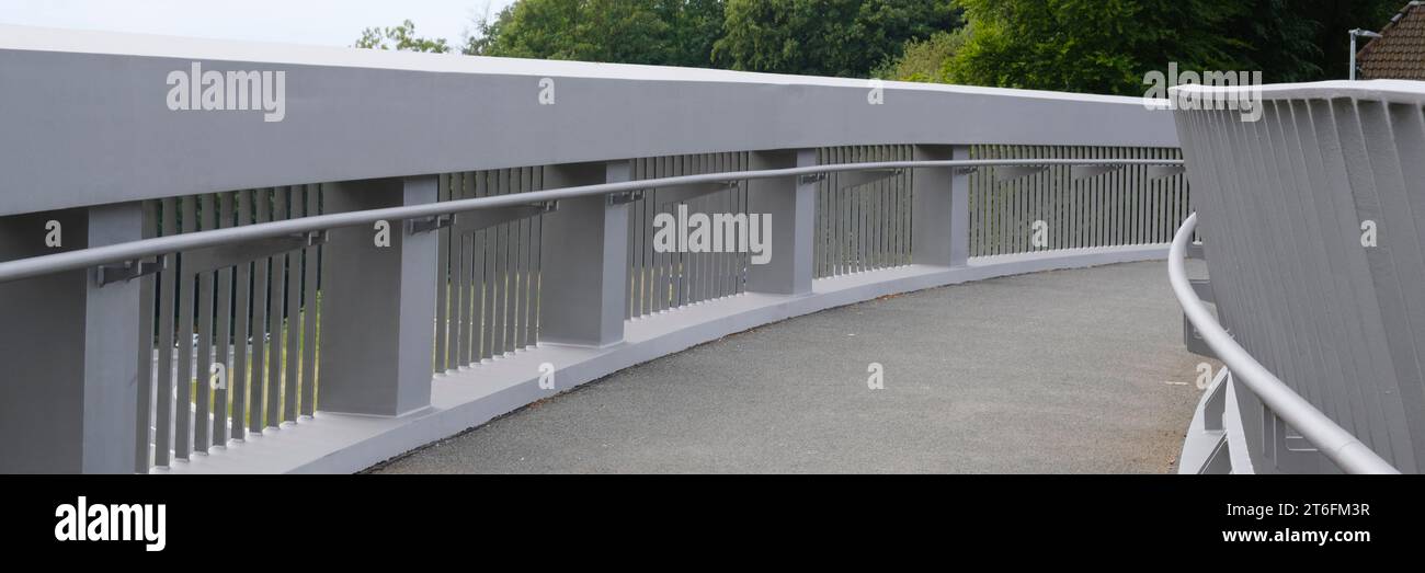 Pedestrian overhead bridge hi-res stock photography and images - Alamy