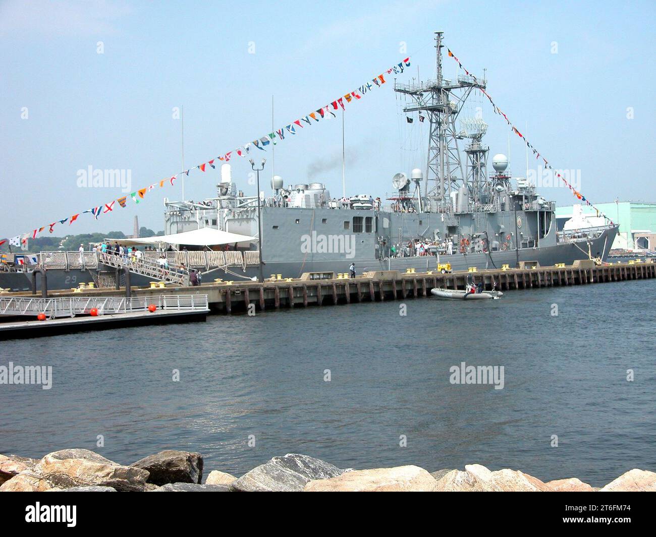 USS Stephen W Groves FFG-29 Stock Photo - Alamy