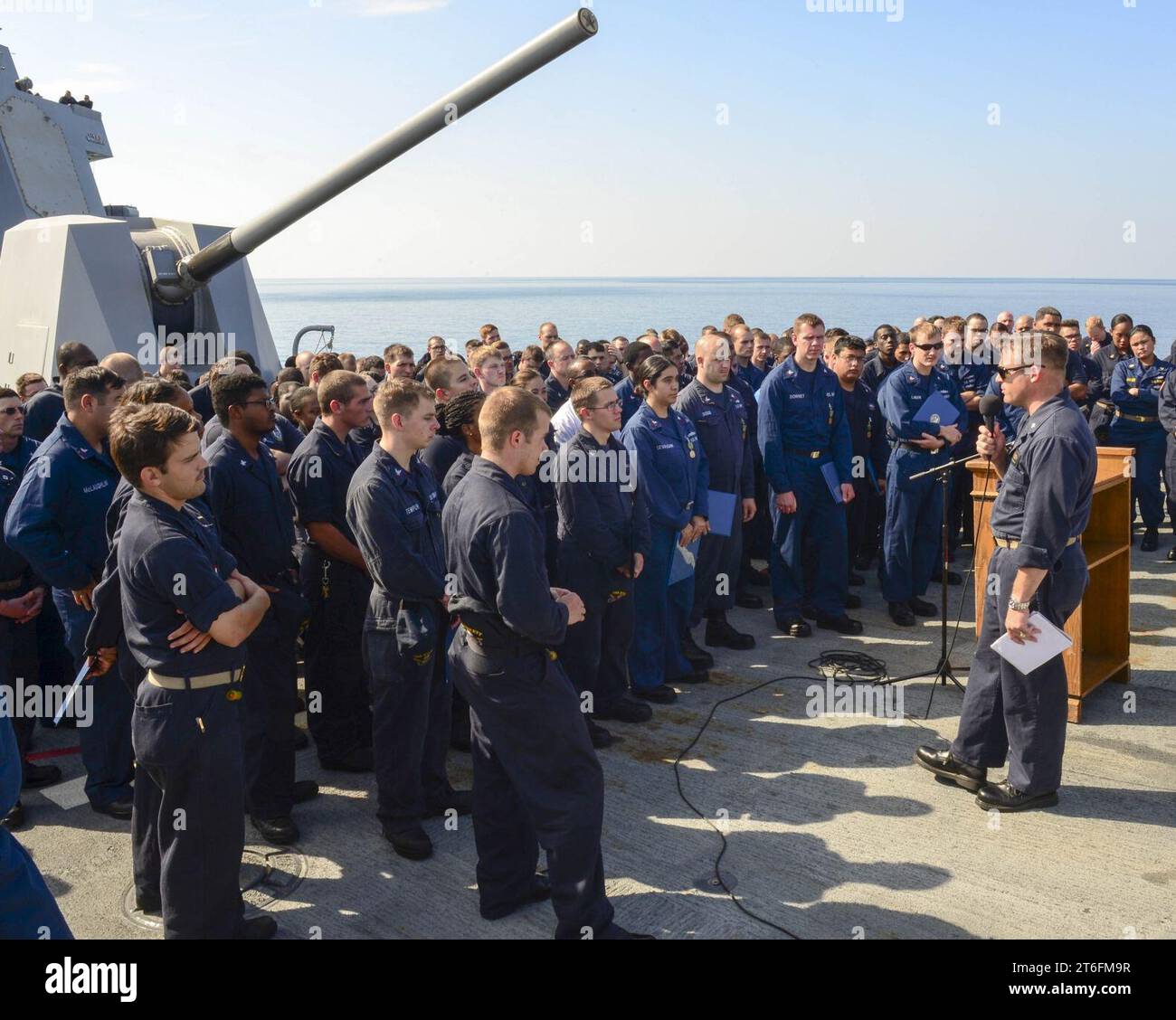 USS Sterett (DDG 104) 141117 Stock Photo - Alamy