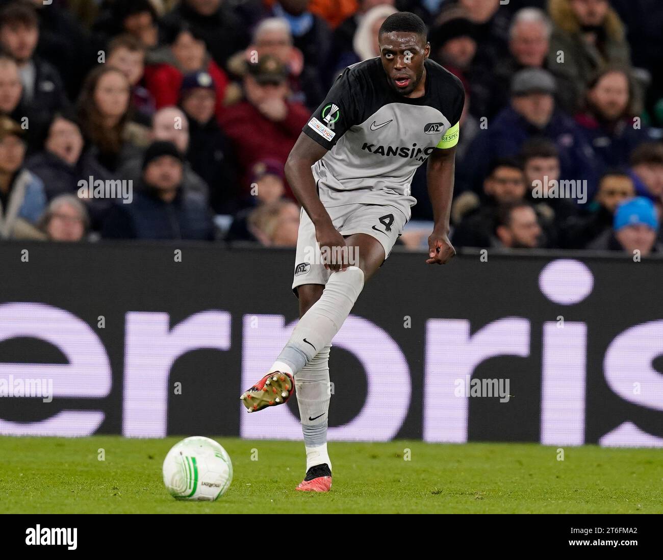 Martins villa hi-res stock photography and images - Alamy