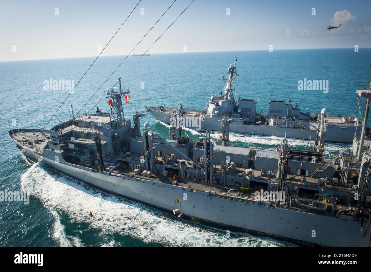 USS Sterett conducts a replenishment Stock Photo - Alamy