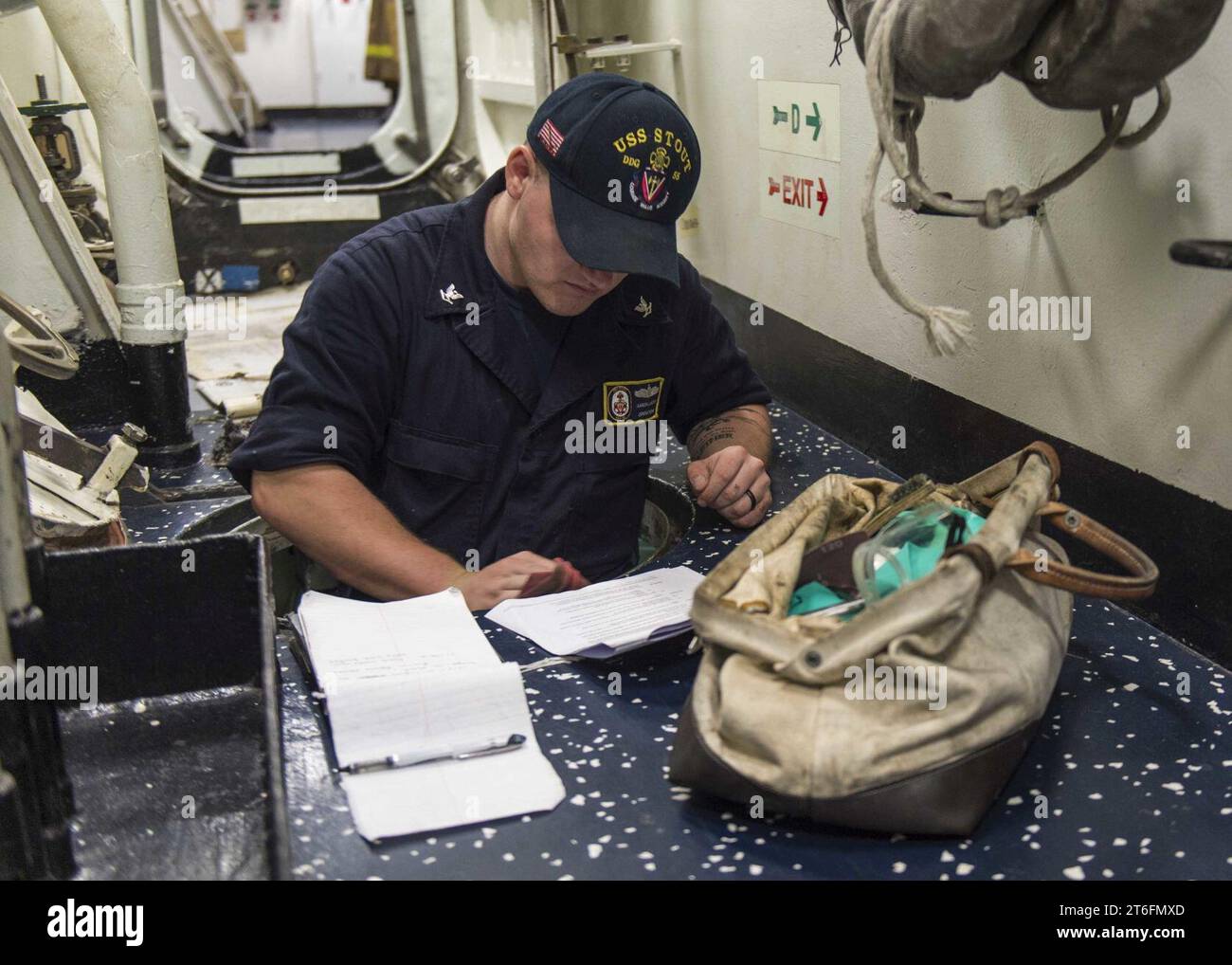 USS STOUT (DDG 55) DEPLOYMENT 2016 160805 Stock Photo - Alamy
