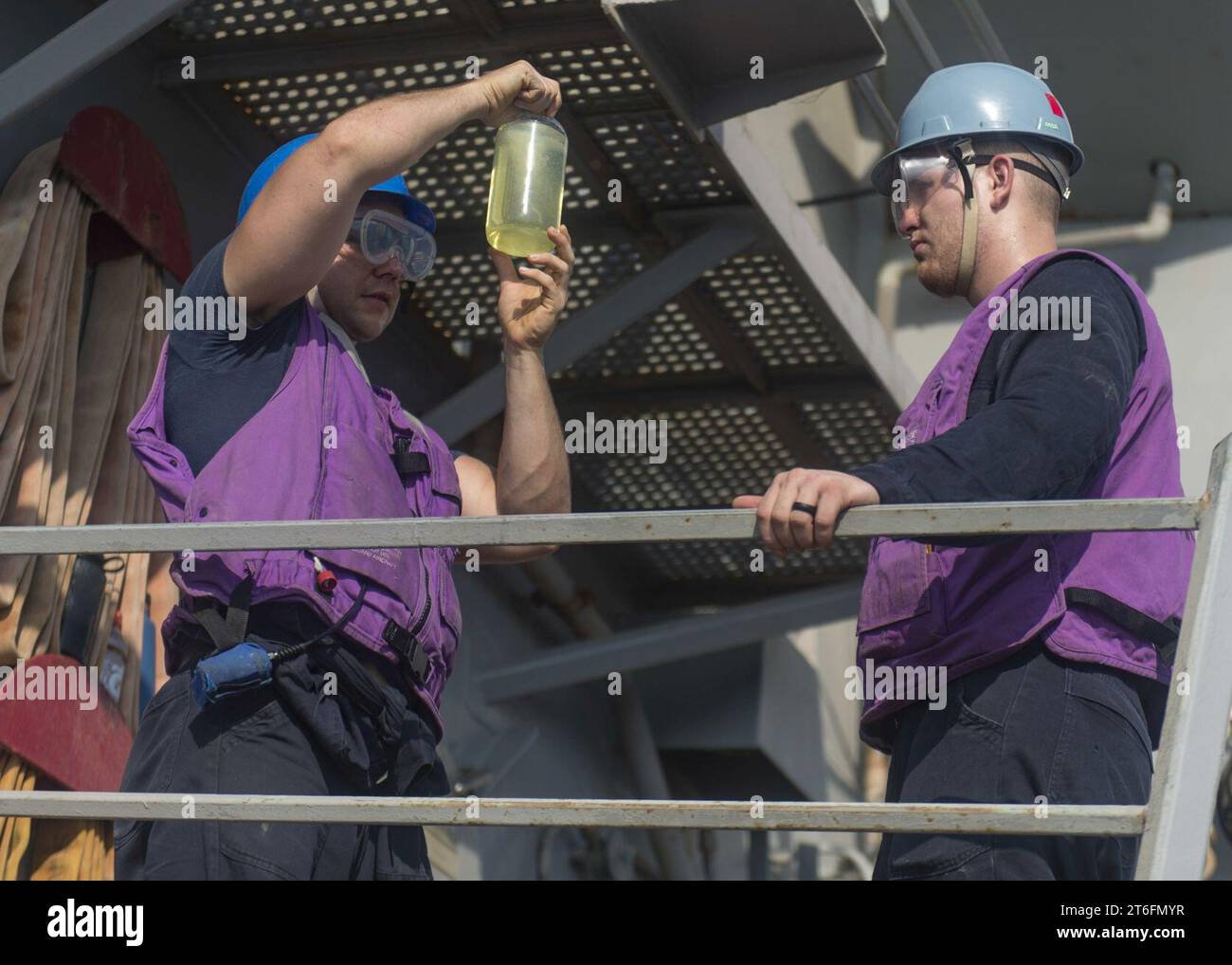 USS STOUT (DDG 55) DEPLOYMENT 2016 160813 Stock Photo - Alamy