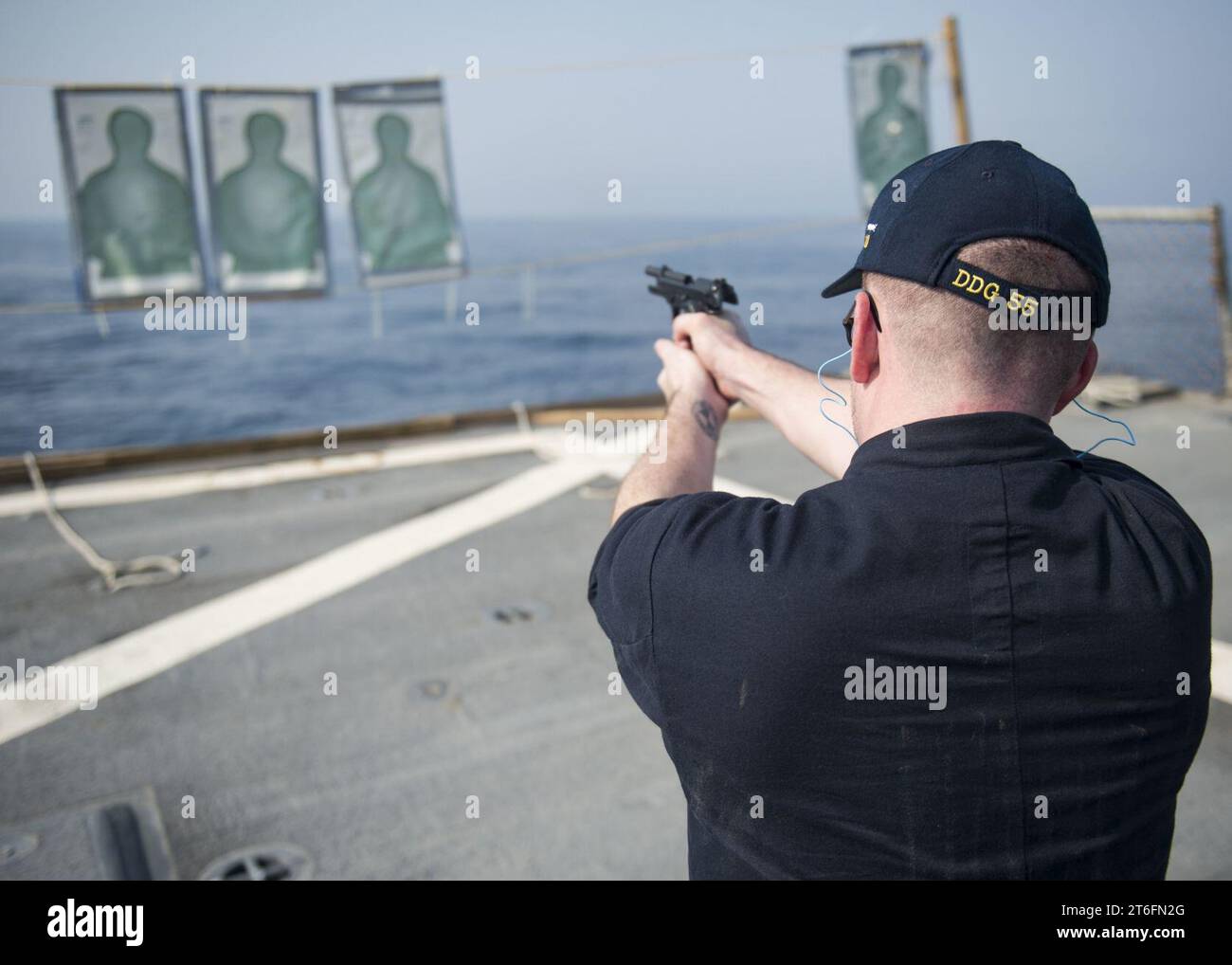 USS STOUT (DDG 55) DEPLOYMENT 2016 160824 Stock Photo - Alamy
