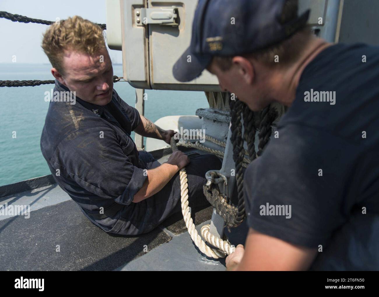 USS STOUT (DDG 55) DEPLOYMENT 2016 160904 Stock Photo - Alamy