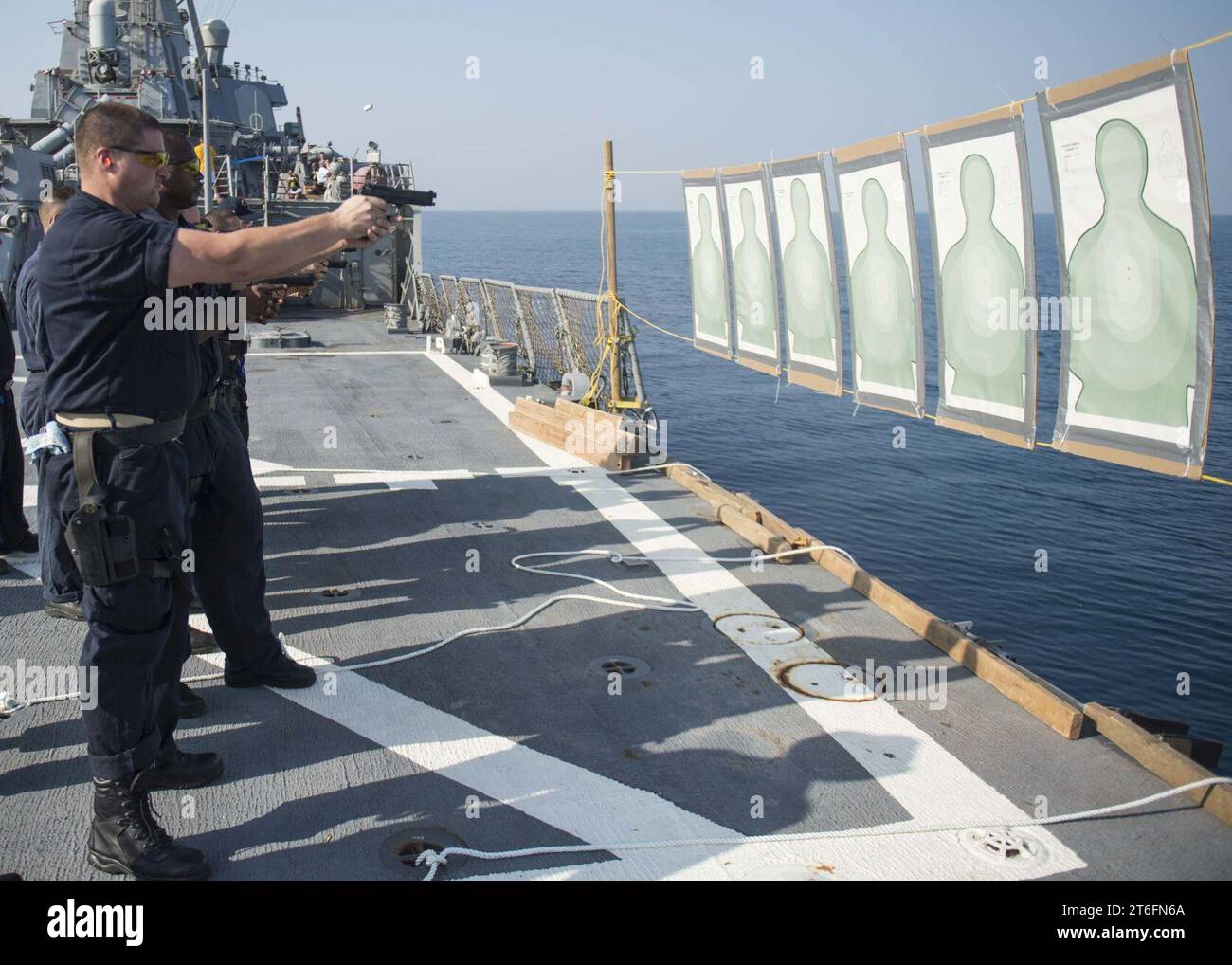 USS STOUT (DDG 55) DEPLOYMENT 2016 160910 Stock Photo - Alamy