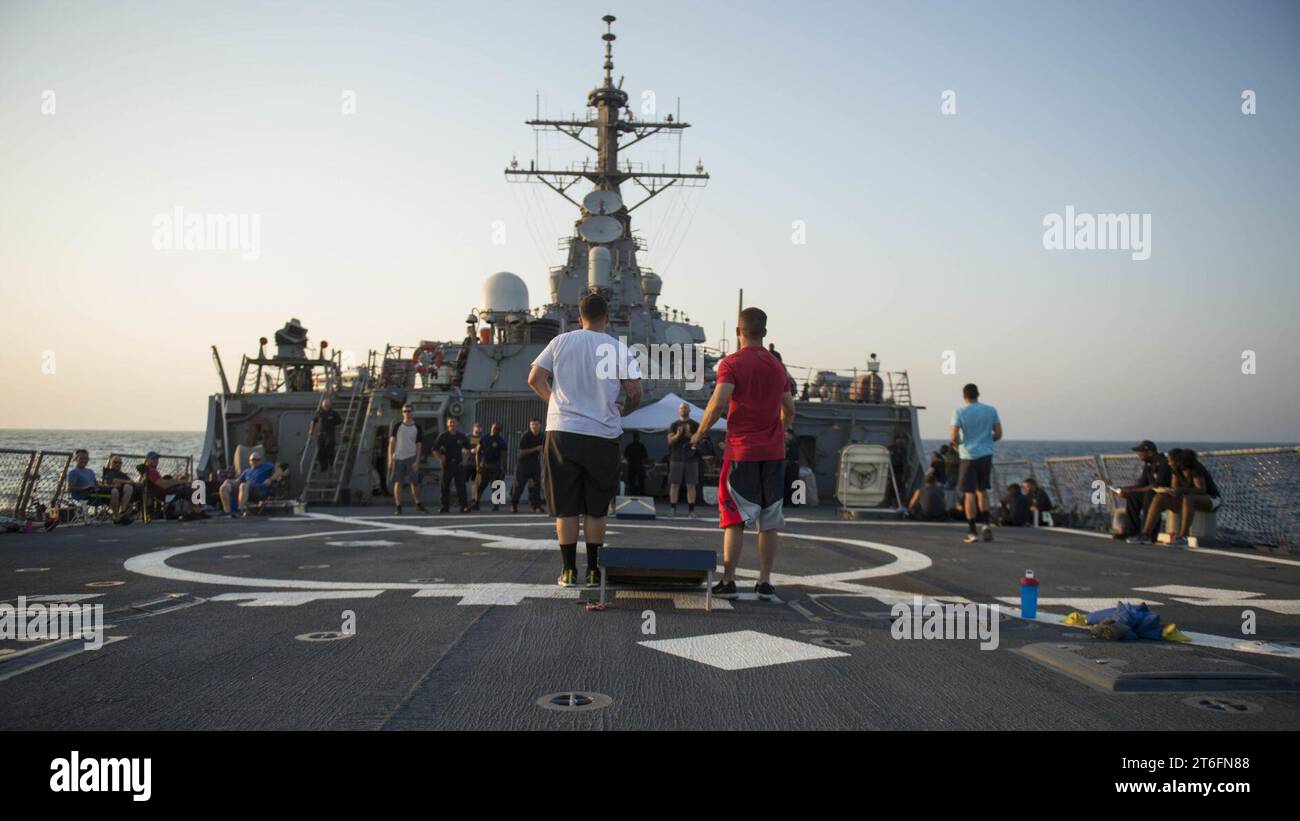 USS STOUT (DDG 55) DEPLOYMENT 2016 160918 Stock Photo - Alamy