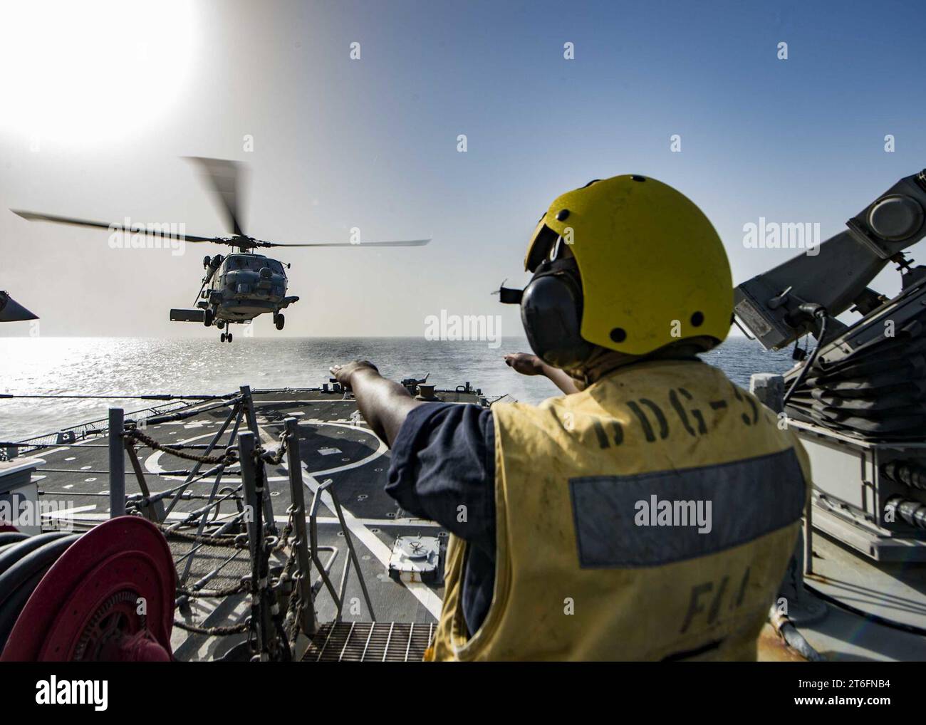 USS STOUT (DDG 55) DEPLOYMENT 2016 161004 Stock Photo - Alamy