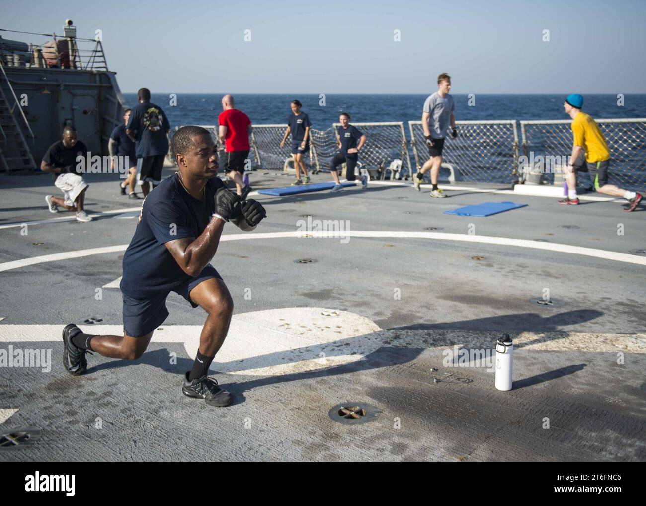 USS STOUT (DDG 55) DEPLOYMENT 2016 160928 Stock Photo - Alamy