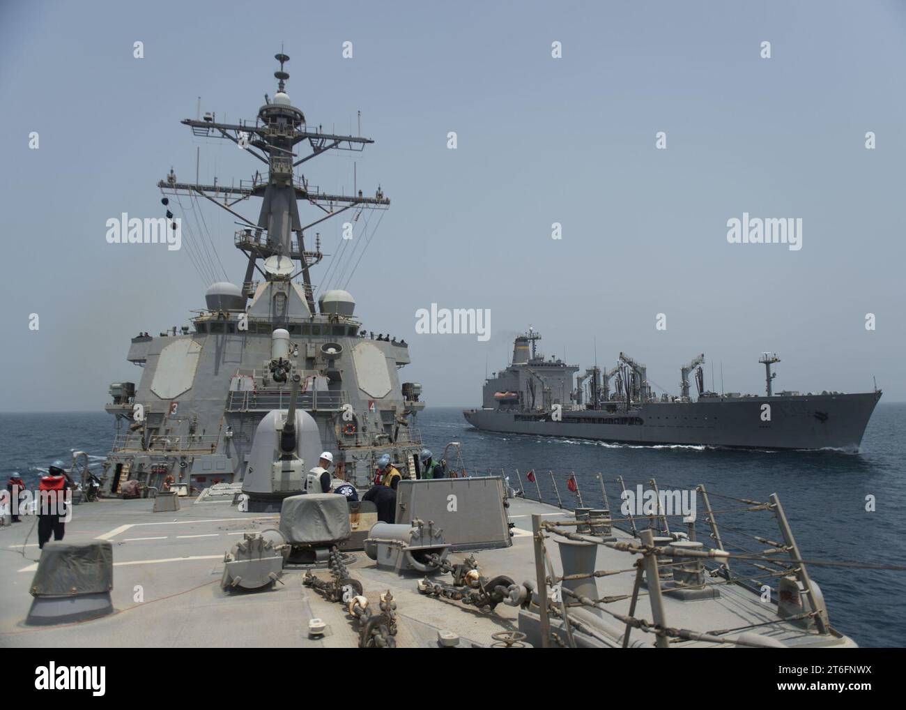 USS STOUT (DDG 55) REPLENISHMENT-AT-SEA 160725 Stock Photo - Alamy