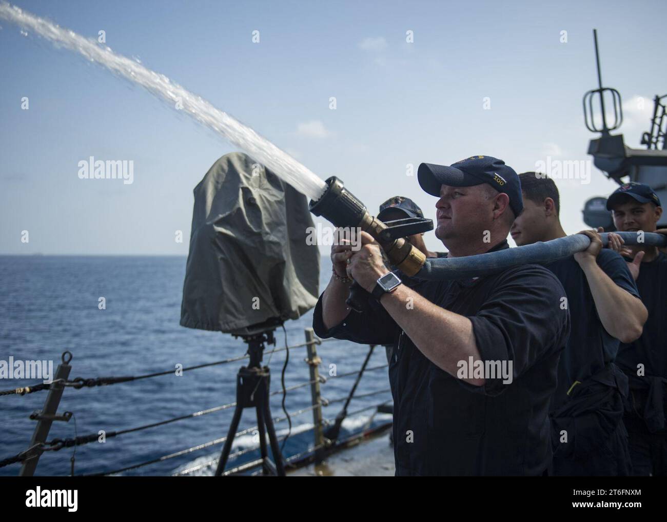 USS STOUT (DDG 55) STRAIT OF HORMUZ TRANSIT 160626 Stock Photo - Alamy