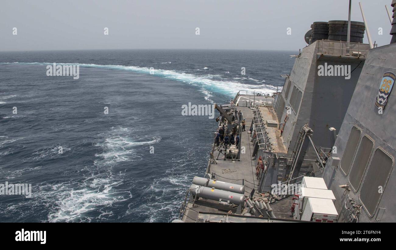 USS STOUT (DDG 55) SMALL BOAT OPERATIONS 160720 Stock Photo - Alamy