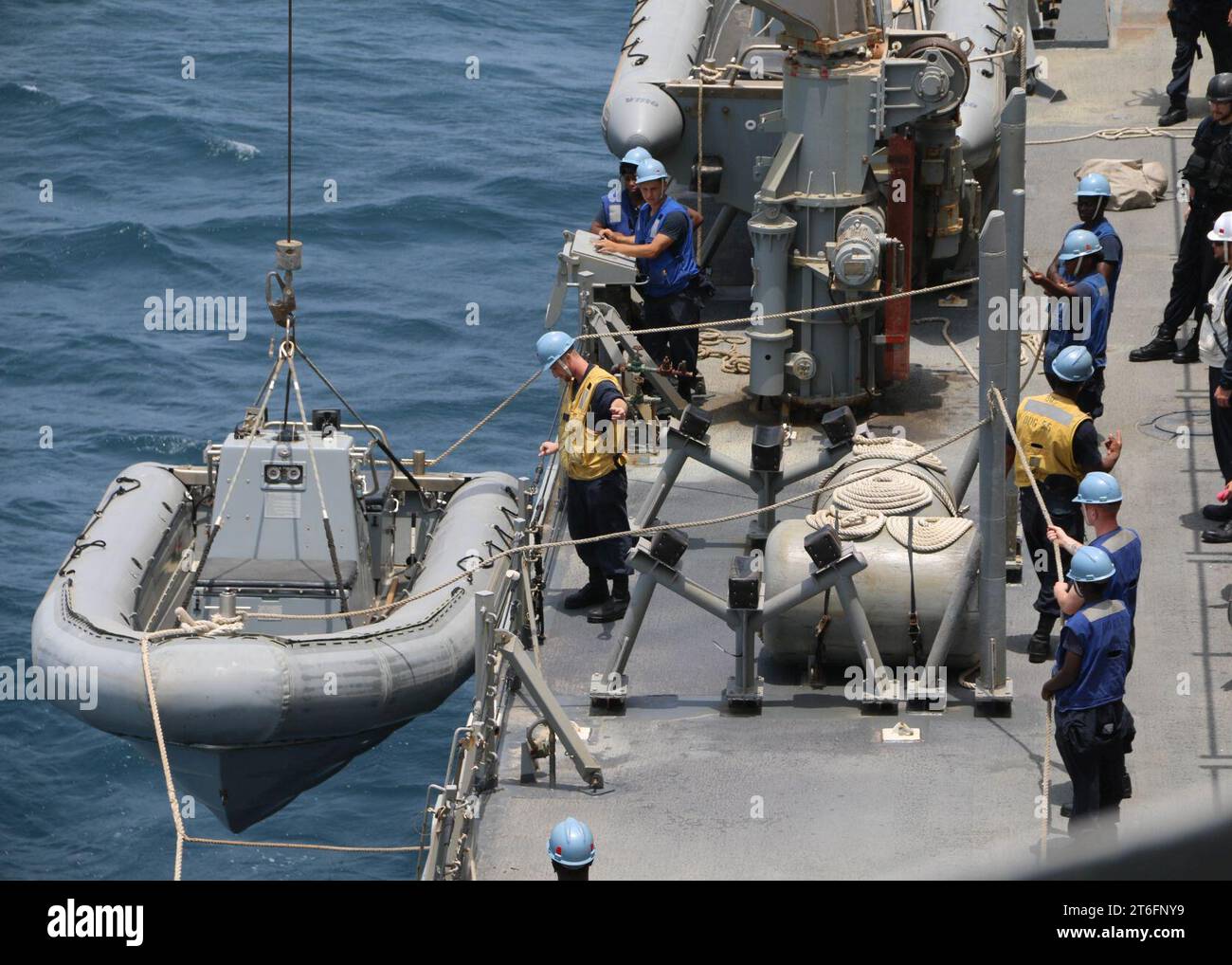 USS STOUT (DDG 55) SMALL BOAT OPERATIONS 160720 Stock Photo - Alamy