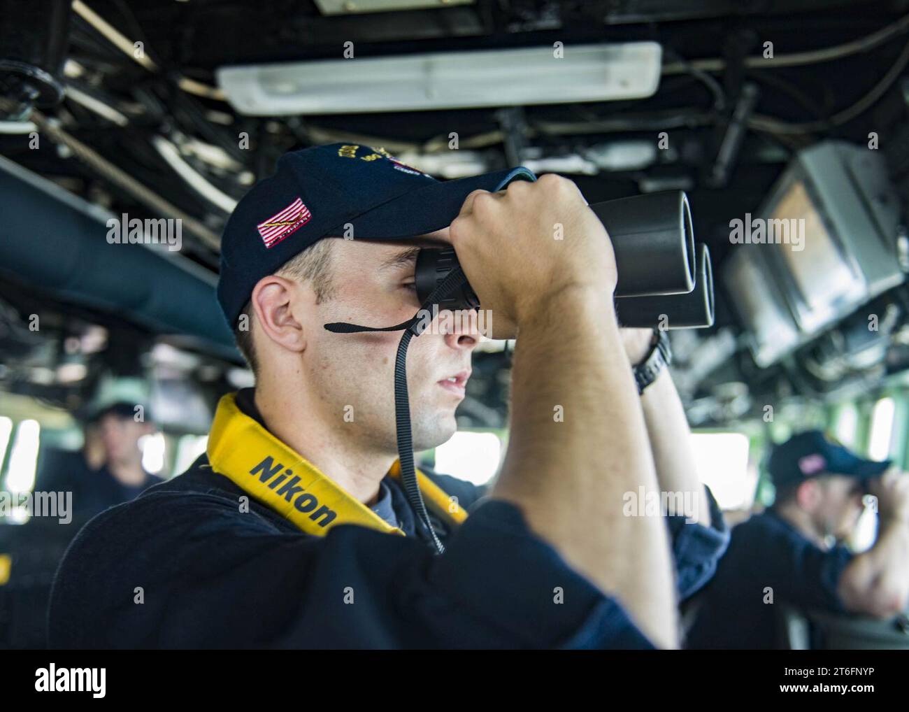 USS STOUT (DDG 55) STRAIT OF HORMUZ TRANSIT 160628 Stock Photo - Alamy