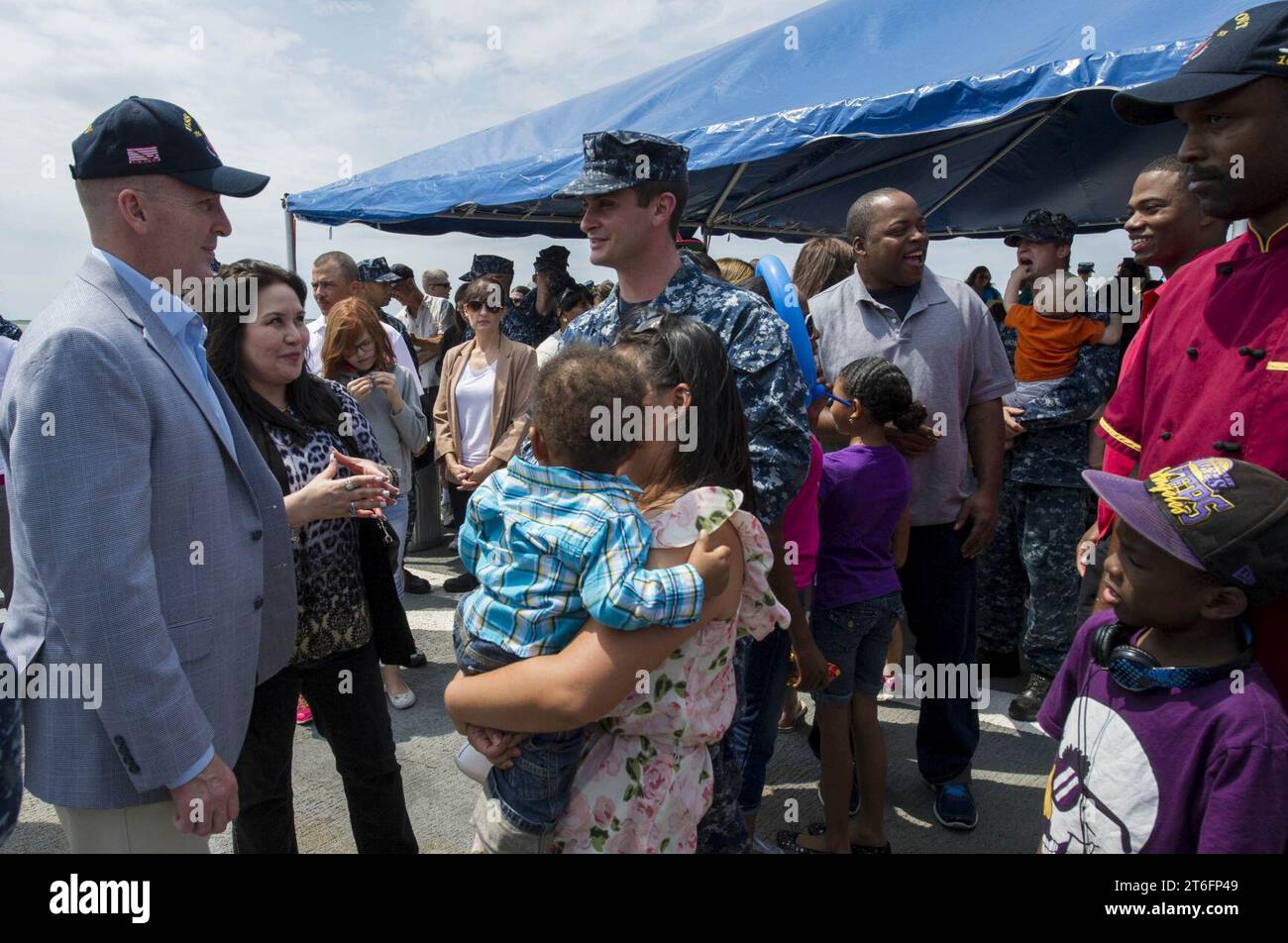 Uss stout hi-res stock photography and images - Alamy