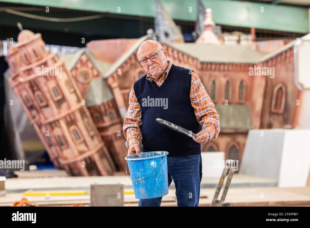 Mainz Mombach, Germany. 09th Nov, 2023. Dieter Wenger, the Mainz float ...