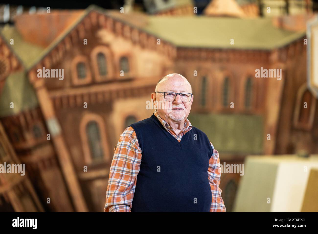 Mainz Mombach, Germany. 09th Nov, 2023. Dieter Wenger, the Mainz float ...