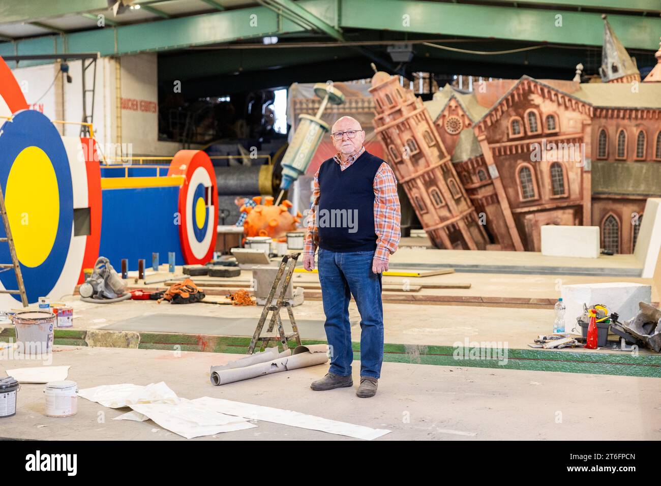 Mainz Mombach, Germany. 09th Nov, 2023. Dieter Wenger, the Mainz float ...