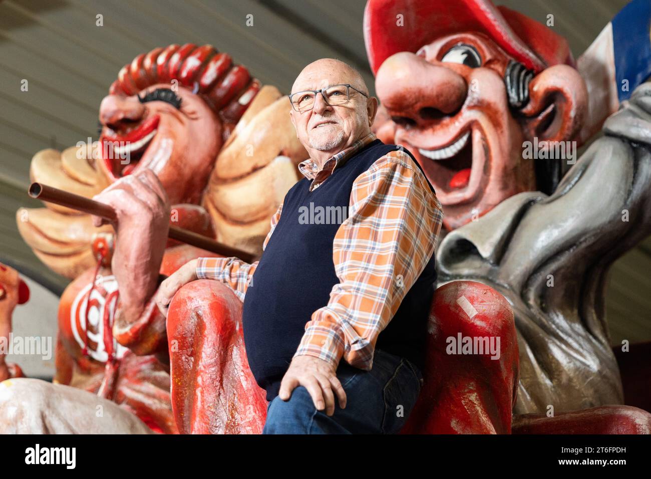 Mainz Mombach, Germany. 09th Nov, 2023. Dieter Wenger, the Mainz float ...
