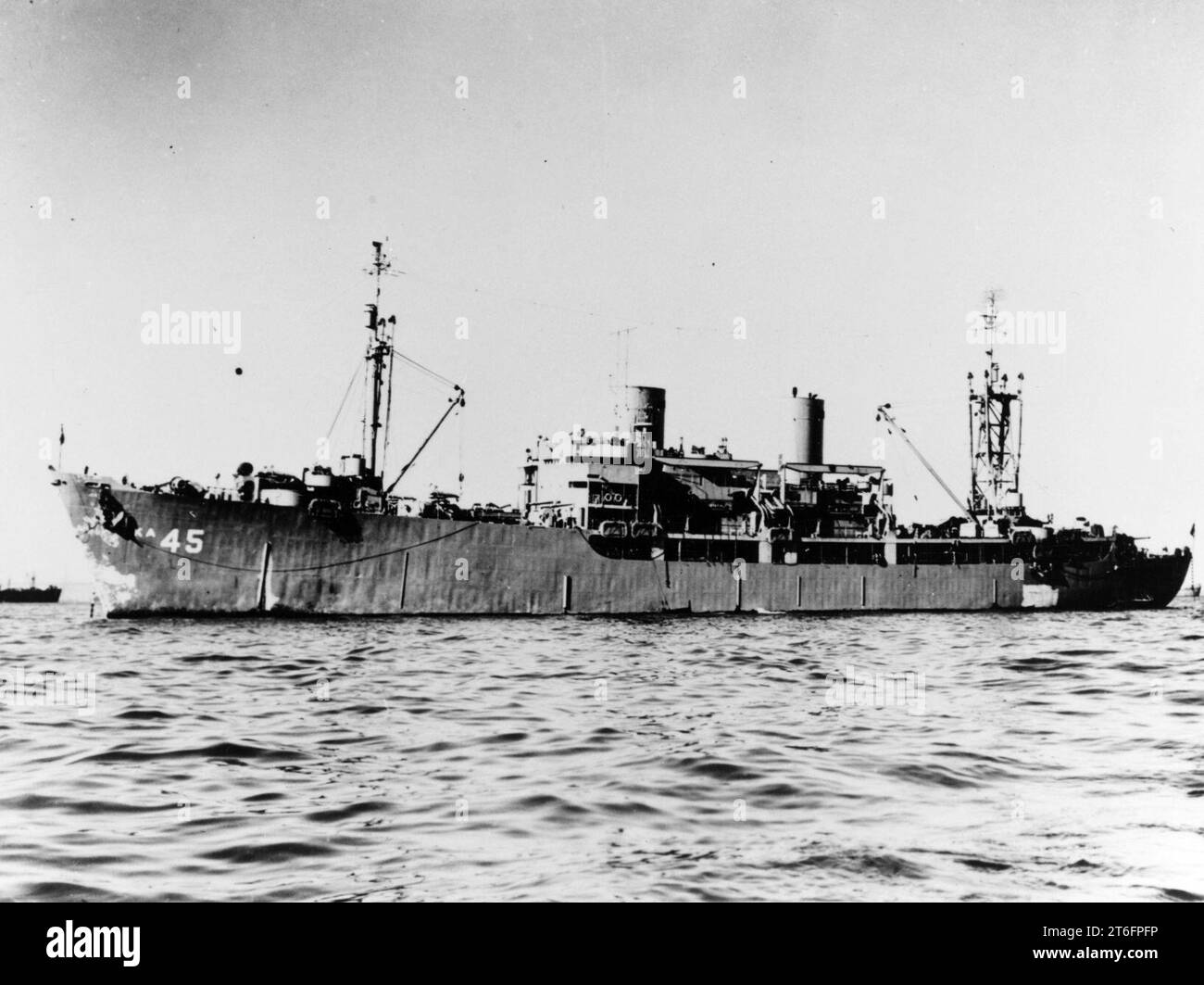 USS Tabora (AKA-45) at anchor, circa 1945-1946 Stock Photo - Alamy