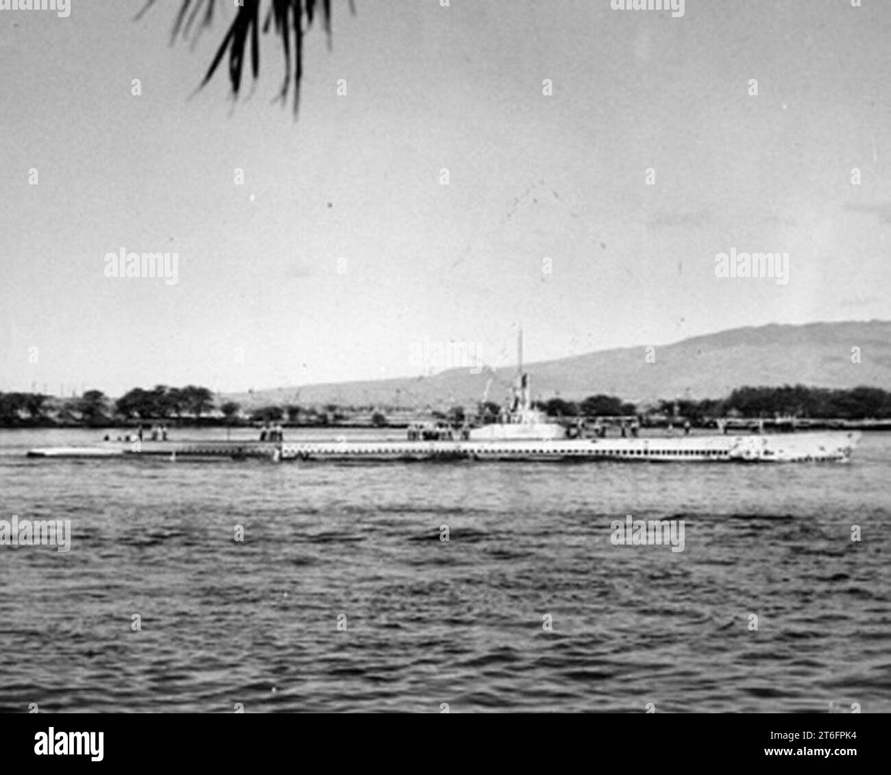 USS Tang (SS-306) at Pearl Harbor, Hawaii, in 1944 Stock Photo - Alamy