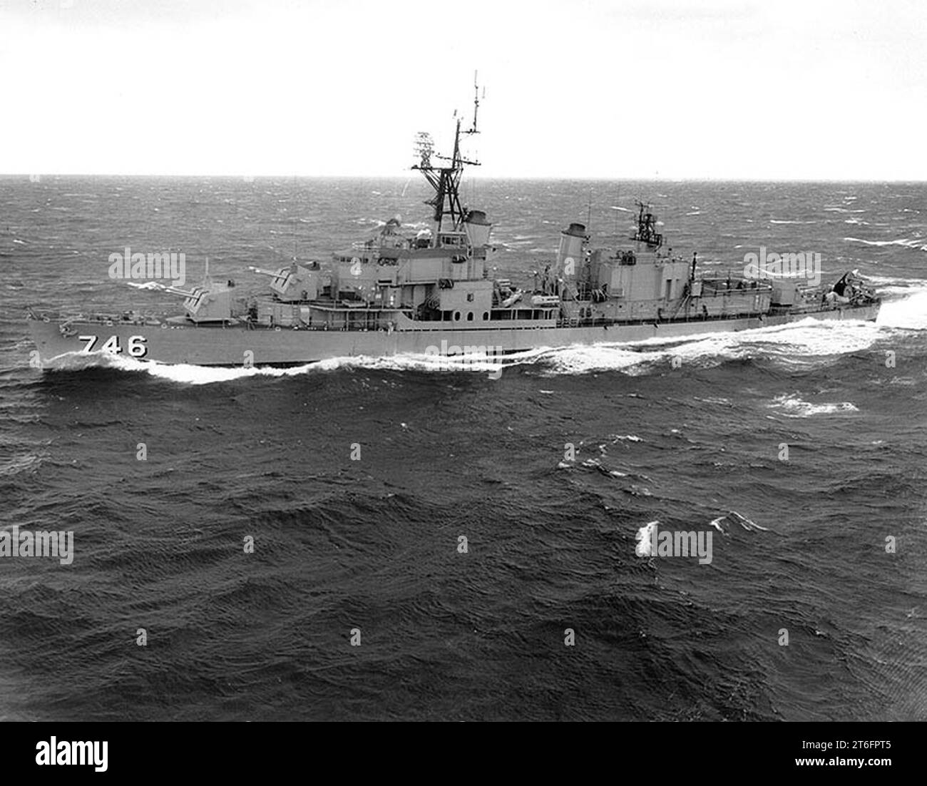 Uss taussig hi-res stock photography and images - Alamy