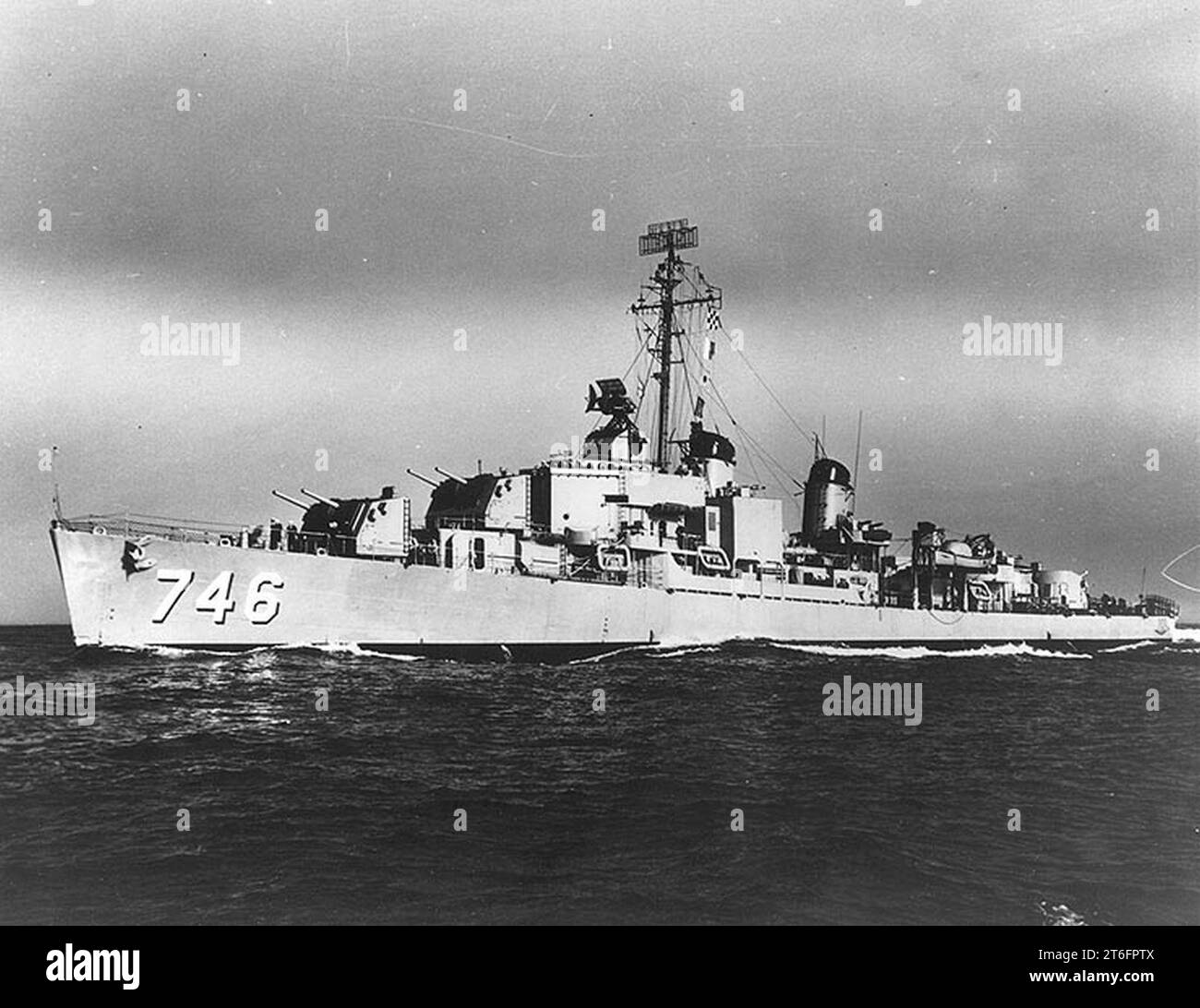 Uss taussig hi-res stock photography and images - Alamy