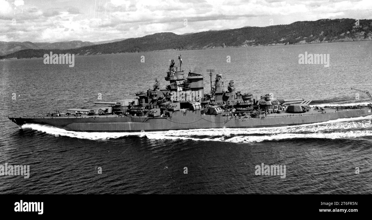 USS Tennessee (BB43) 1943 Stock Photo - Alamy