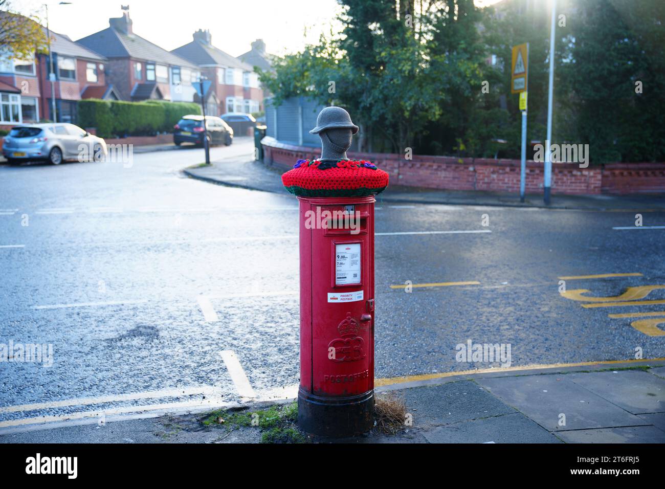 Royal post box toppers hi-res stock photography and images - Alamy