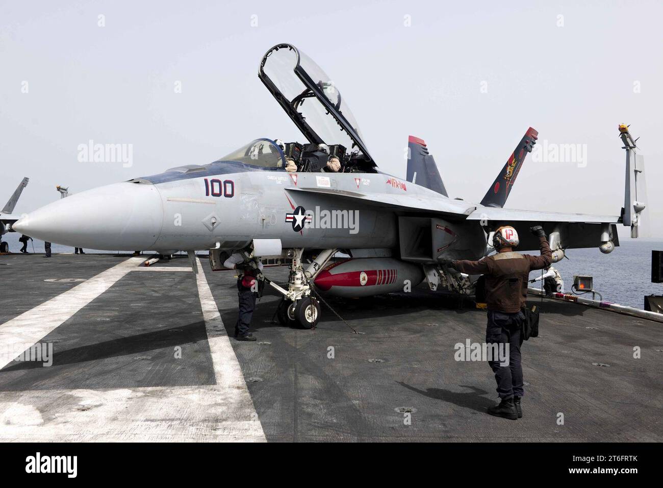 USS Theodore Roosevelt (CVN 71) 150416 Stock Photo - Alamy