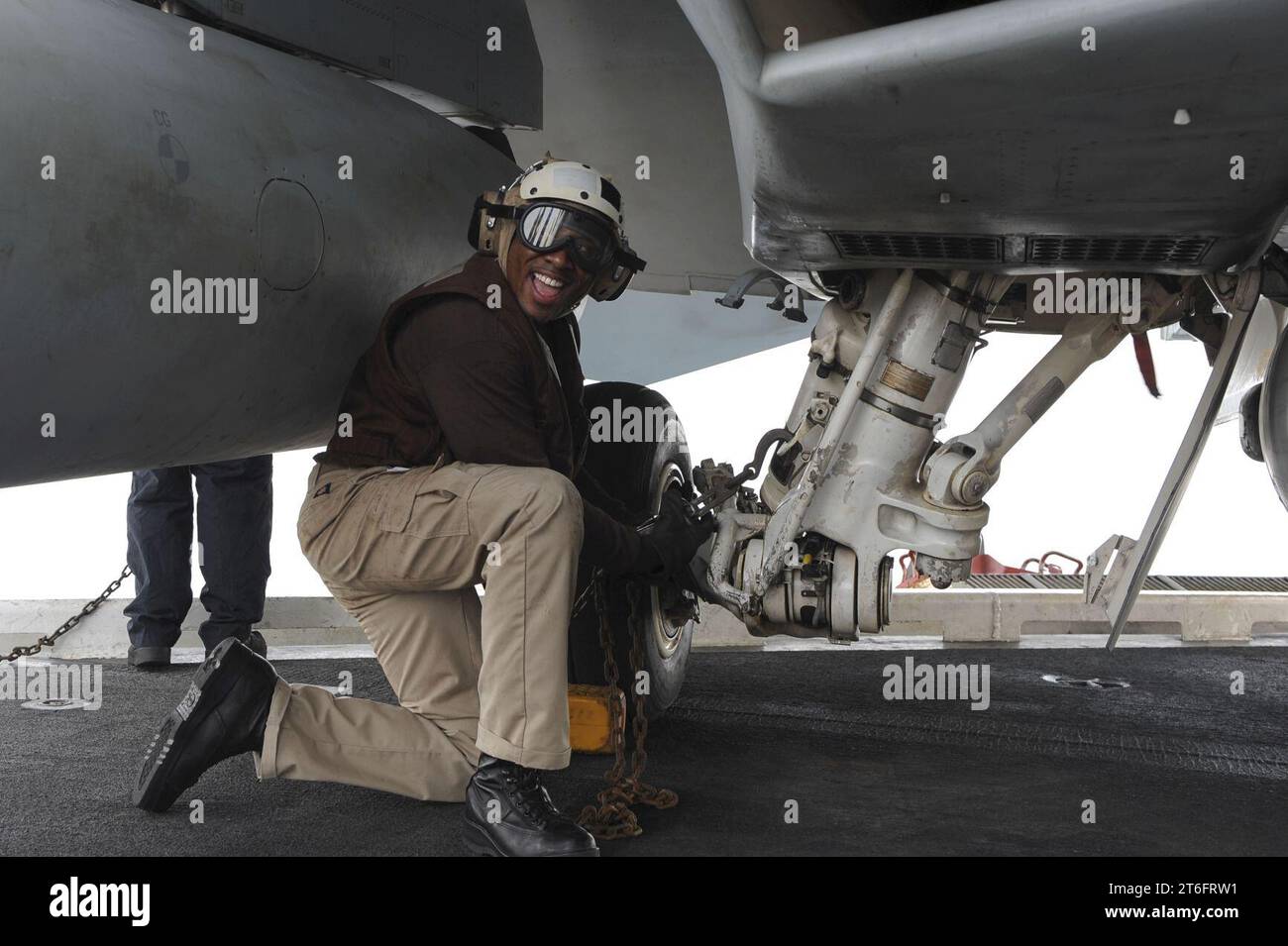 USS Theodore Roosevelt (CVN 71) 150416 Stock Photo - Alamy