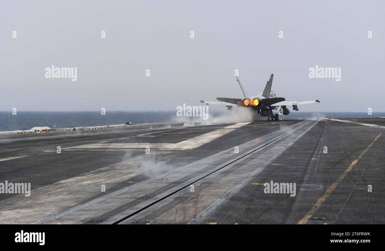 USS Theodore Roosevelt (CVN 71) 150427 Stock Photo - Alamy