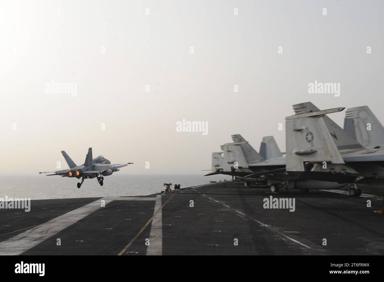 USS Theodore Roosevelt (CVN 71) 150428 Stock Photo - Alamy