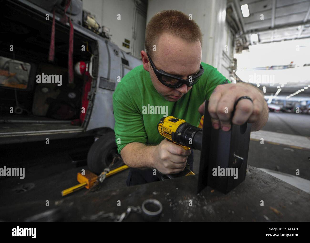 USS Theodore Roosevelt (CVN 71) operations 151008 Stock Photo - Alamy